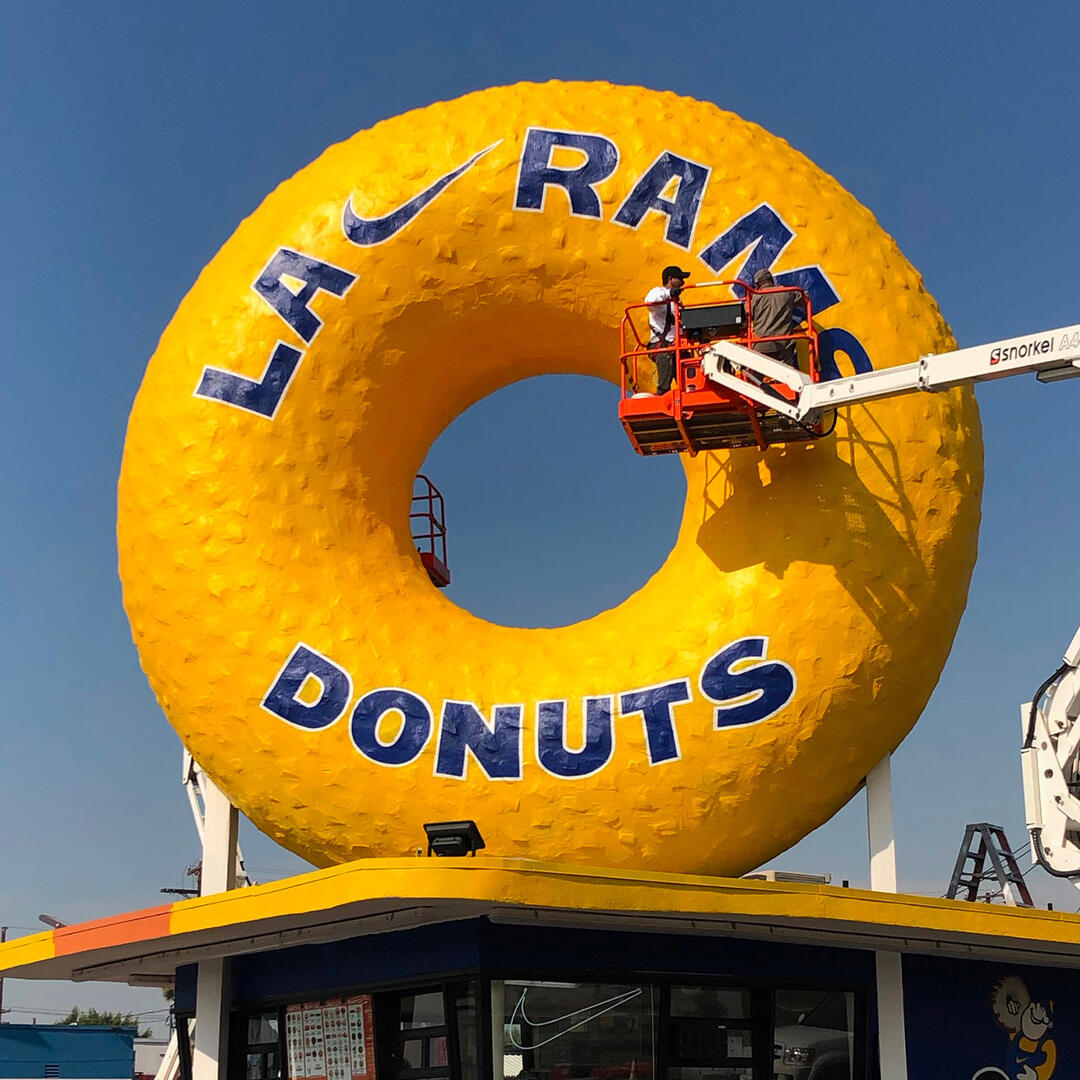 8 Giant Donuts and 1 Bagel by Fotospot